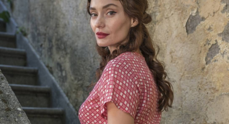 Ερρίκα Μπίγιου - Φωτογραφίες, Video - unstage.gr